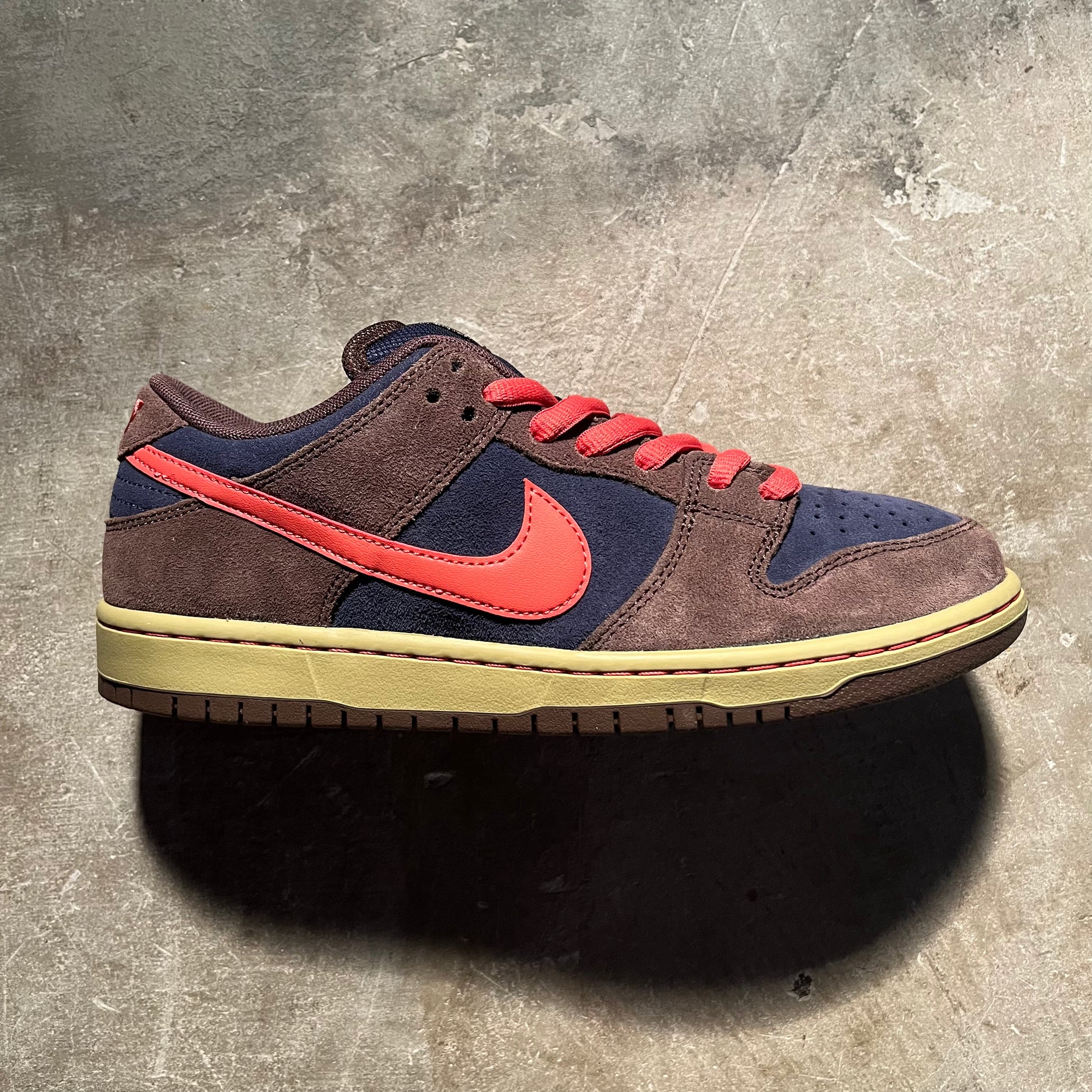 Nike SB - Dunk Low Pro - Baroque Brown / Adobe / Midnight Navy – The Block
