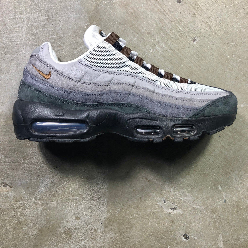 Nike SB - Air Max 95 - Black / Cacao Wow - Anthracite - Lt Graphite ...